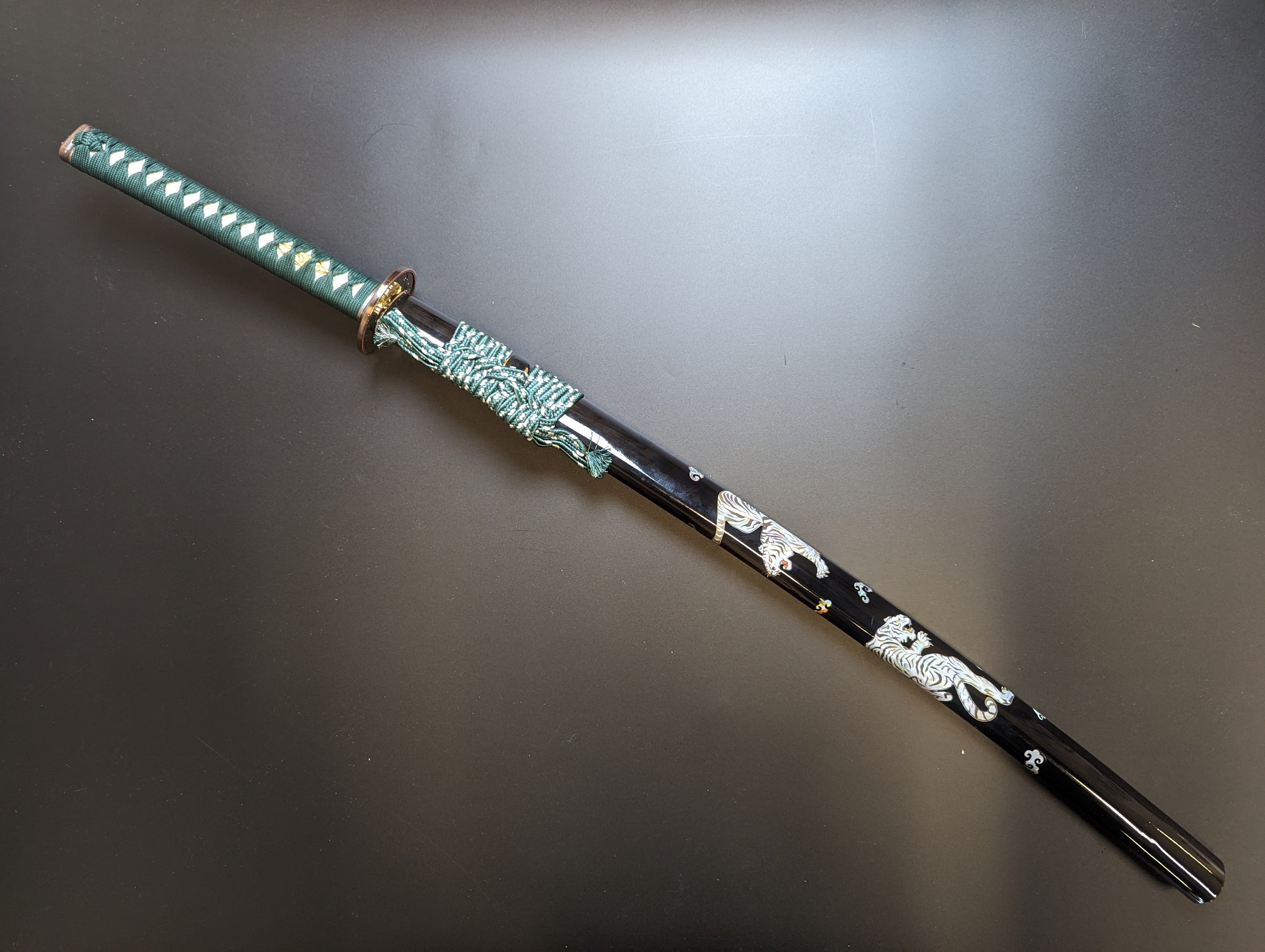 Katana - Sakurado Jade Tiger - 65mn steel – RVA Katana