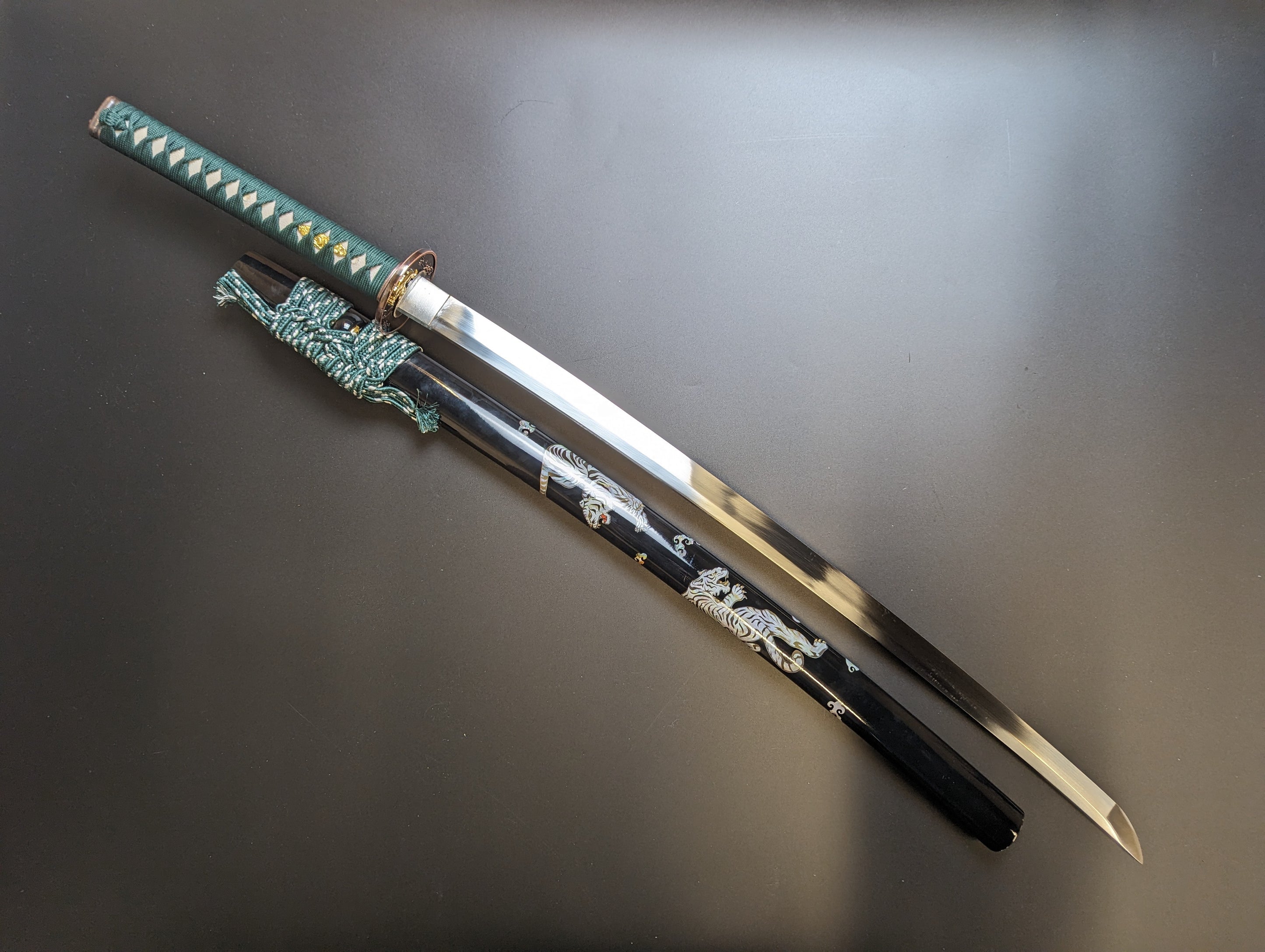 Katana - Sakurado Jade Tiger - 65mn steel – RVA Katana